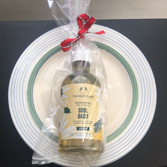 The Body Shop | Bath | Dealthe Body Shop Cool Daisy Vegan Shower Gel ...